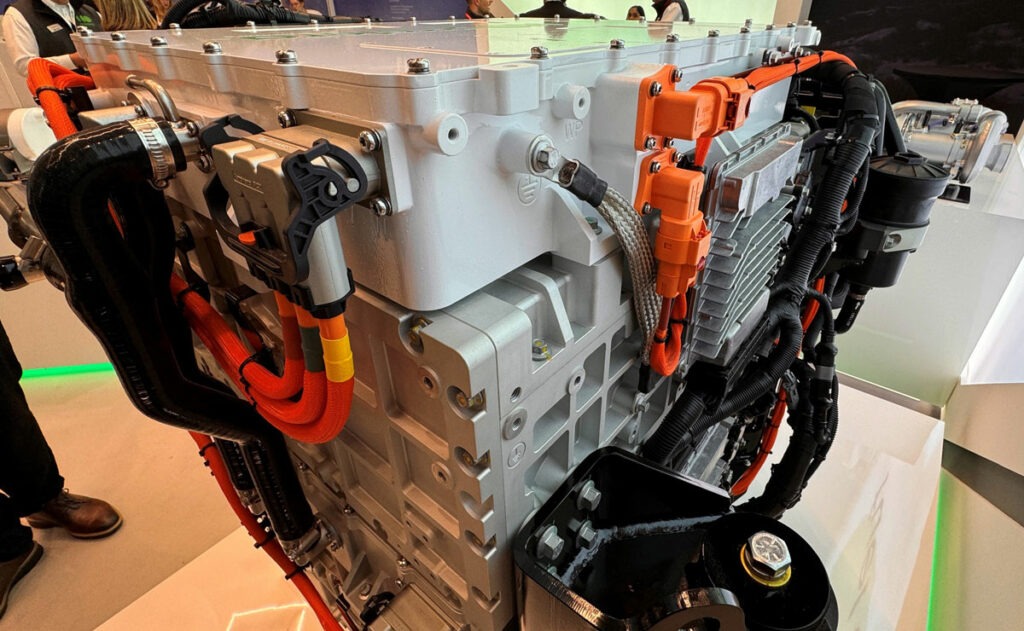 Fuel-Cell-Engine 300 - Neue Brennstoffzelle von Cummins/Accelera ...